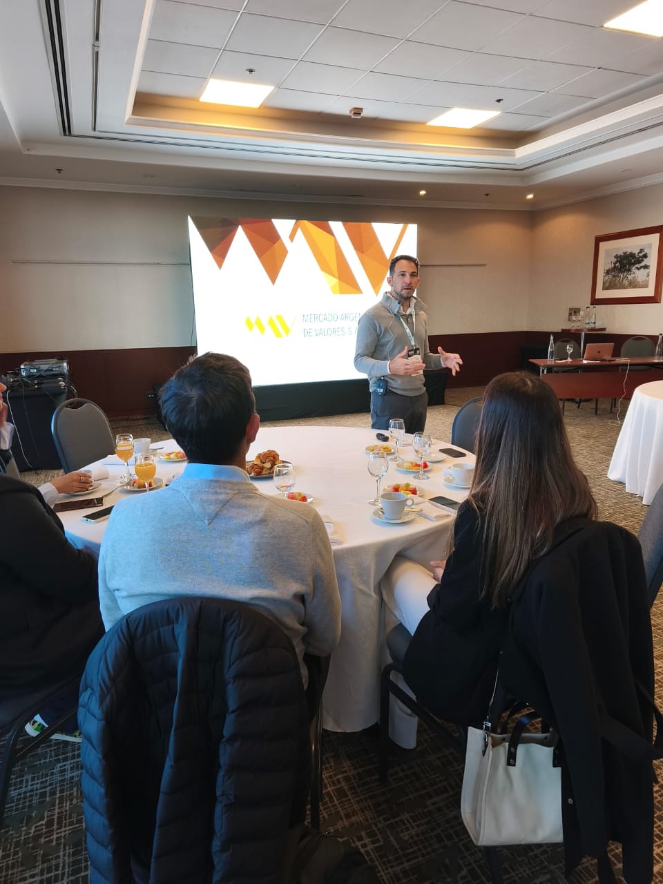 Desayuno de trabajo Grupo MAV - Mercado Argentino de Valores